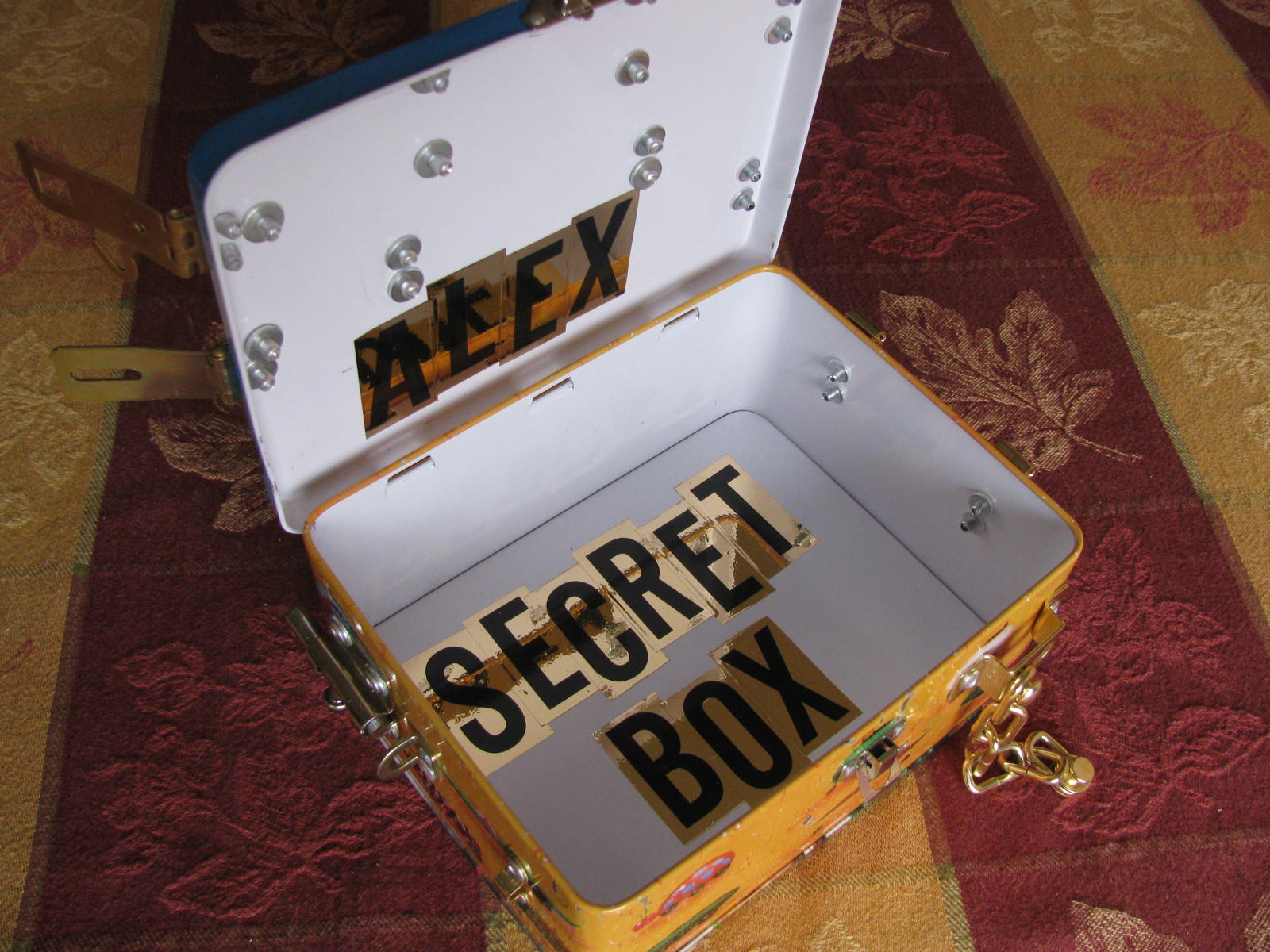 Alex's Secret Box - Elkinsdiy